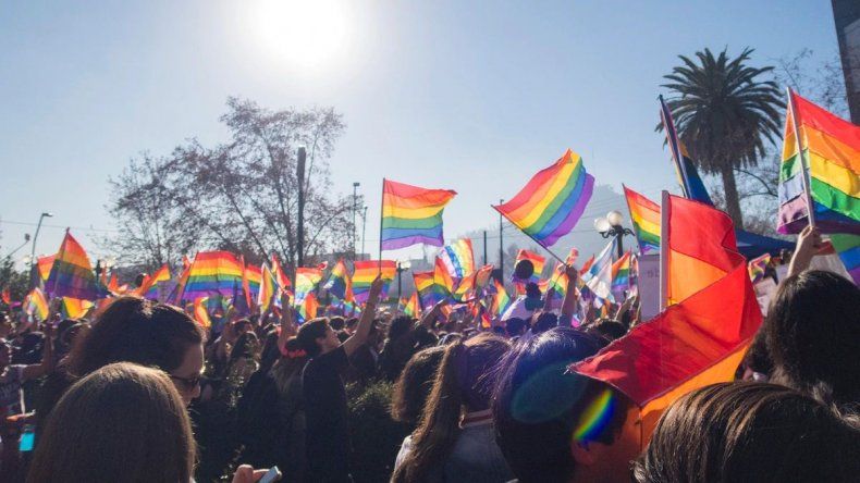 ¿Qué significan las siglas LGBTI+ y por qué la bandera del orgullo es ...
