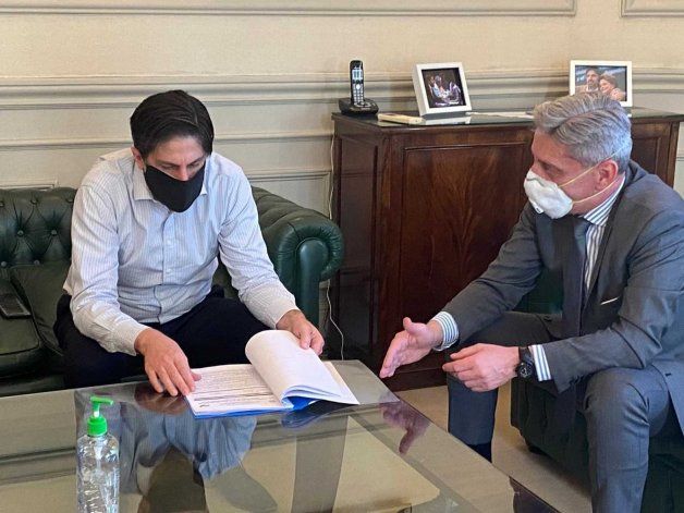 Nación analiza financiar el edificio del ISFD 810