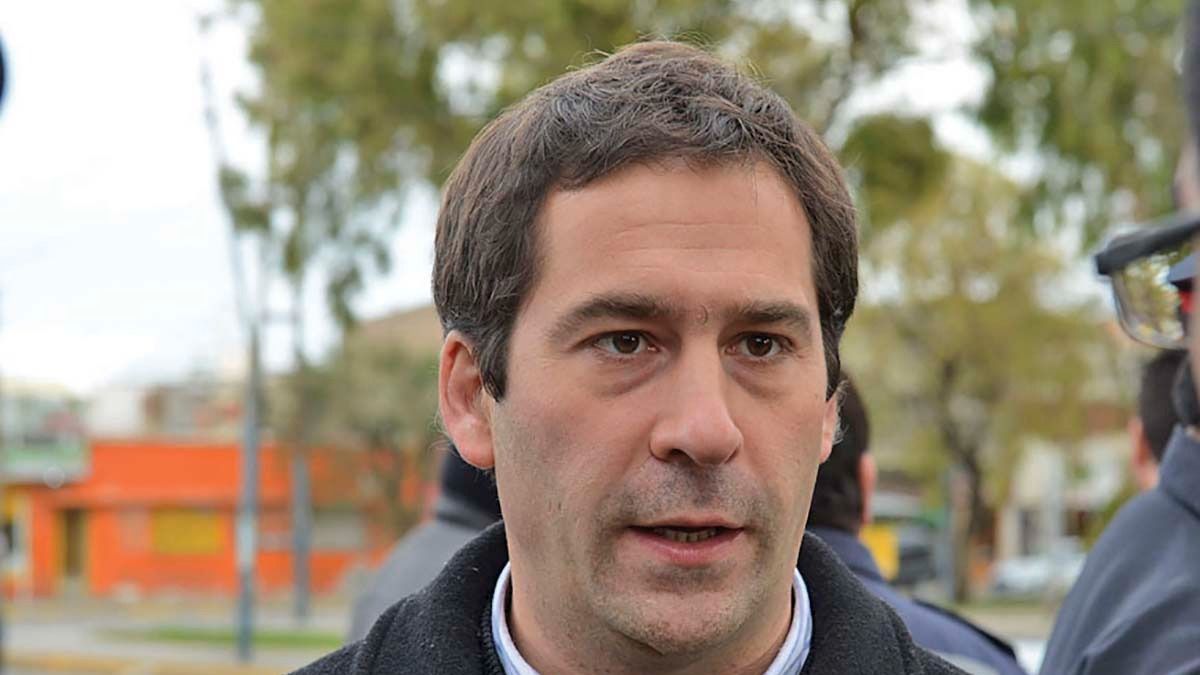 Una encuesta ubica a Luque con un 5% de ventaja para la Gobernación