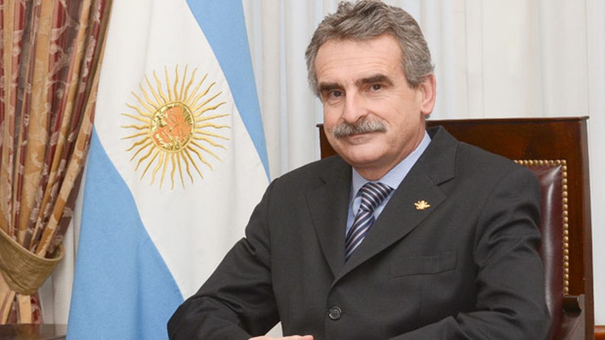 Rossi: “Argentina necesita políticos que defiendan valores e ideas”