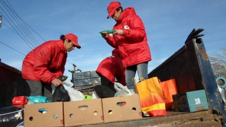 Exitosa campaña de donación de ropa y alimentos