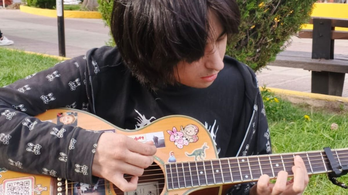 Chris Stars y la constelación de un músico que con pocos recursos crea ...