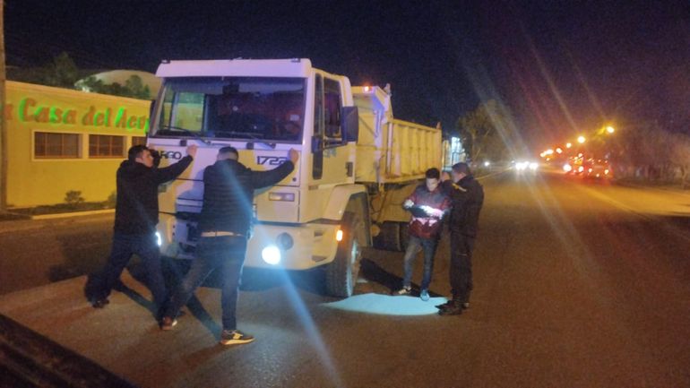 Chocó, escapó, lo agarraron y se negó a bajarse