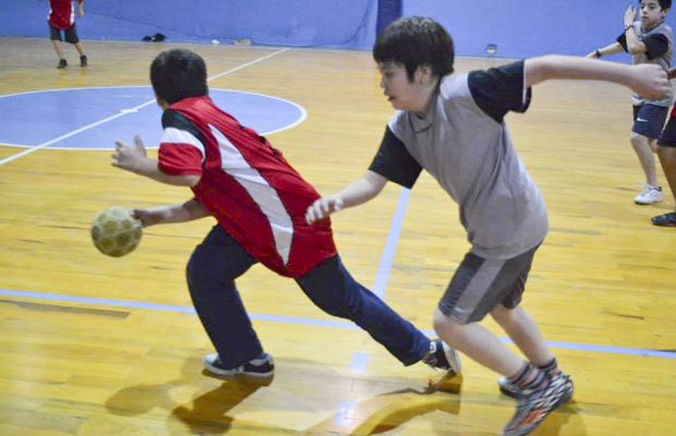 El hándbol infantil tiene acción en el gimnasio municipal 2