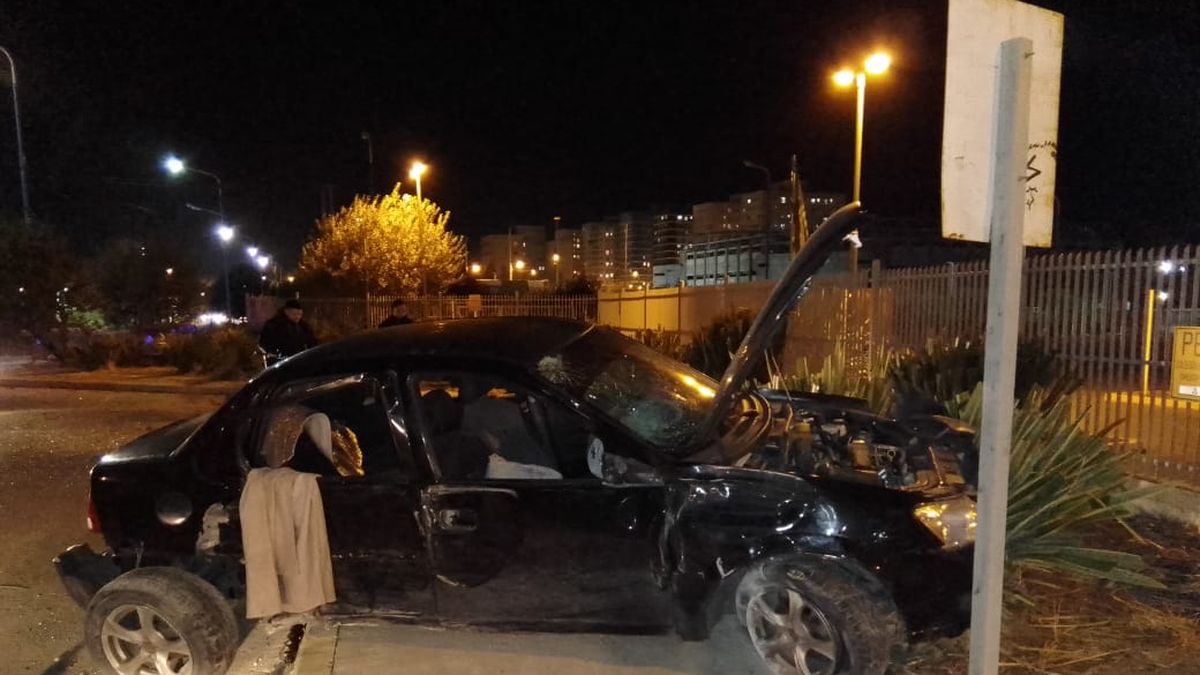 Un herido y un auto destruido en la Ruta 3