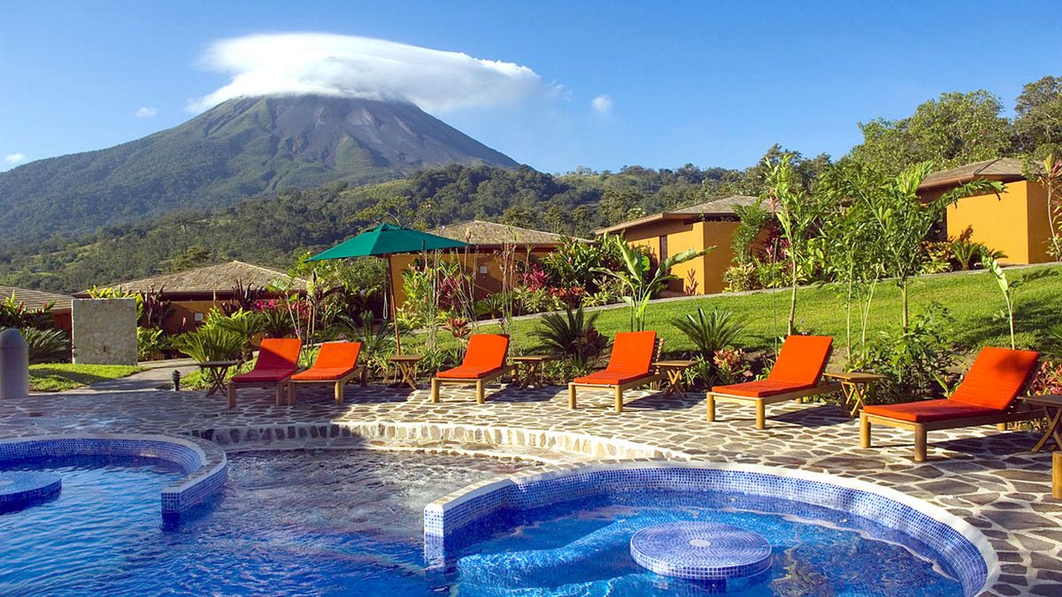 Aventura y aguas termales en el volcán Arenal