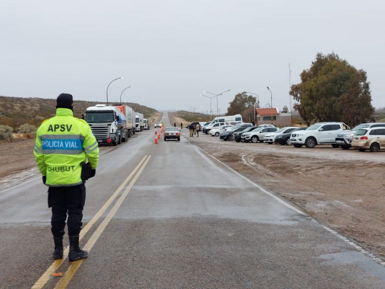 Escoltan a unos 180 vehículos livianos por Ruta Nacional Nº 25