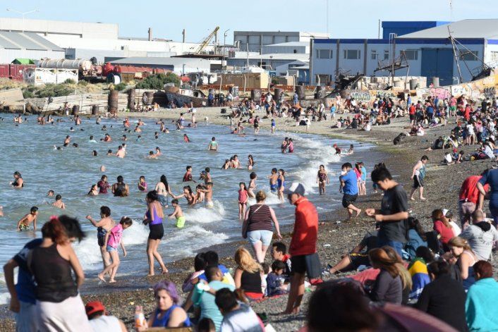 Comodoro tiene solo dos playas aptas para bañarse