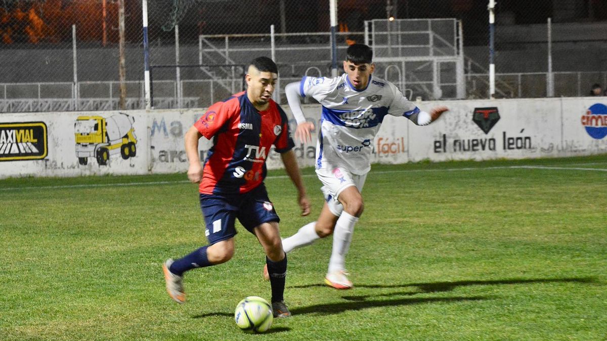 Newbery goleó a USMA y sigue como absoluto líder