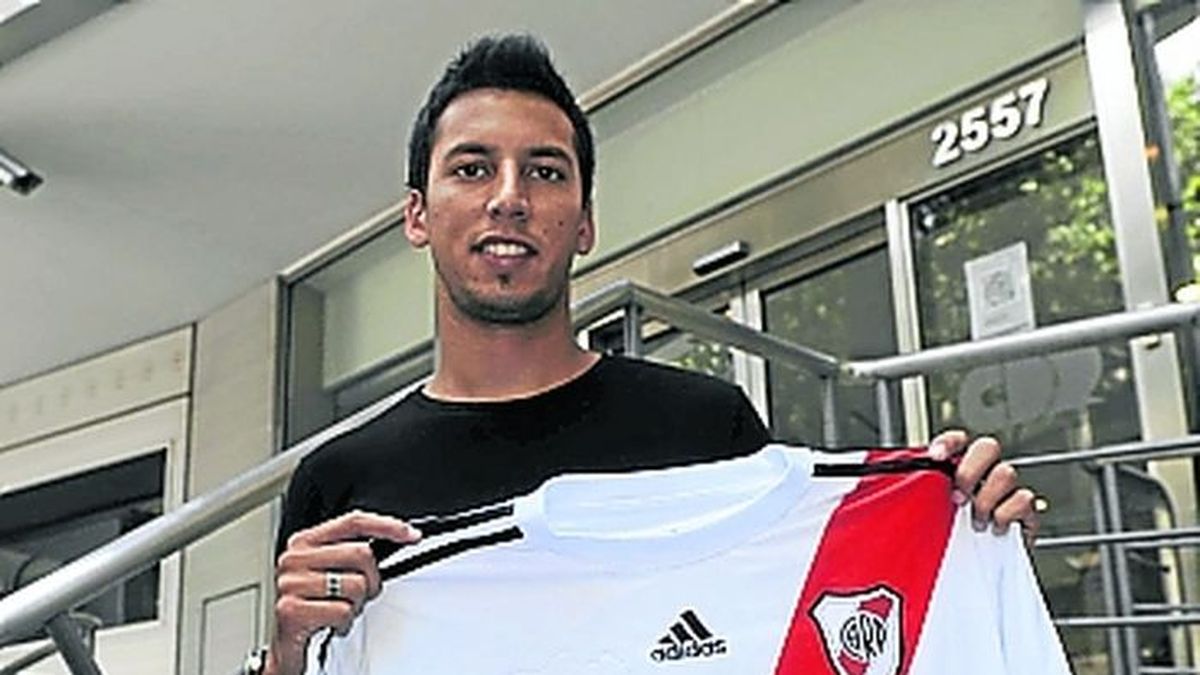 River Plate presentó oficialmente a Vangioni River Plate presentó oficialmente a Vangioni