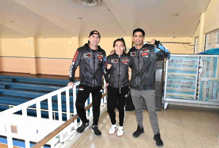 Milagros Alvar y Adrián Avilés compiten en Córdoba en MMA