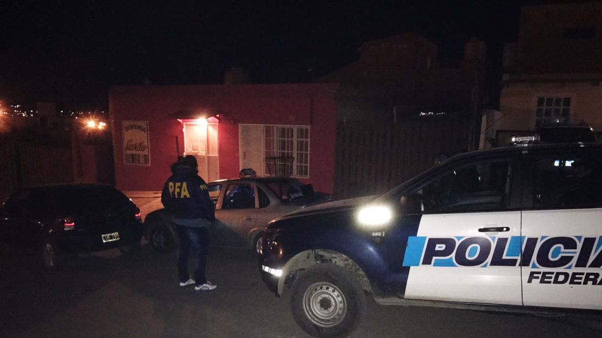 Detienen a un narco que vendía drogas en distintos boliches de Caleta ...