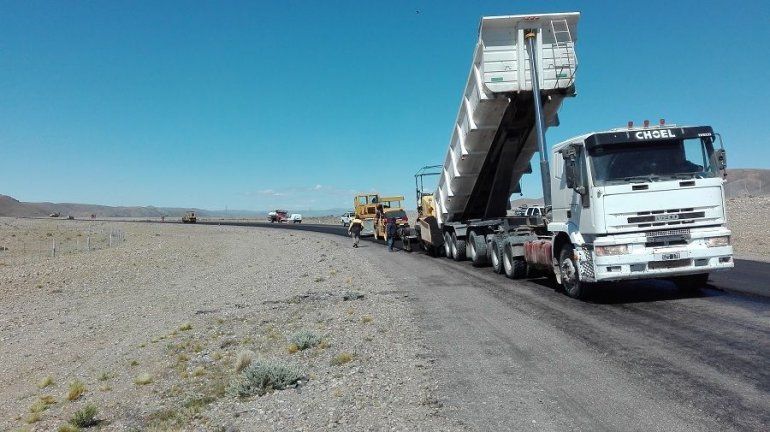 Vialidad Provincial continúa la pavimentación de la Ruta 9