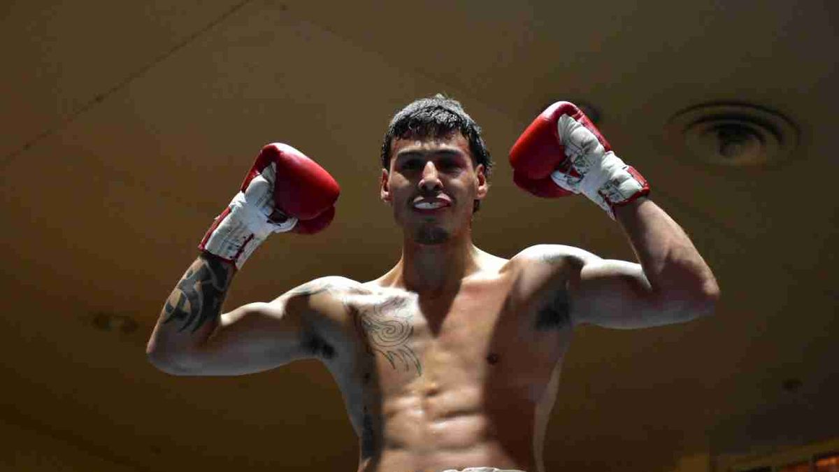 Lemos obtuvo por nocáut técnico su primera victoria profesional