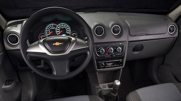 El Chevrolet Celta agrega airbags y frenos ABS