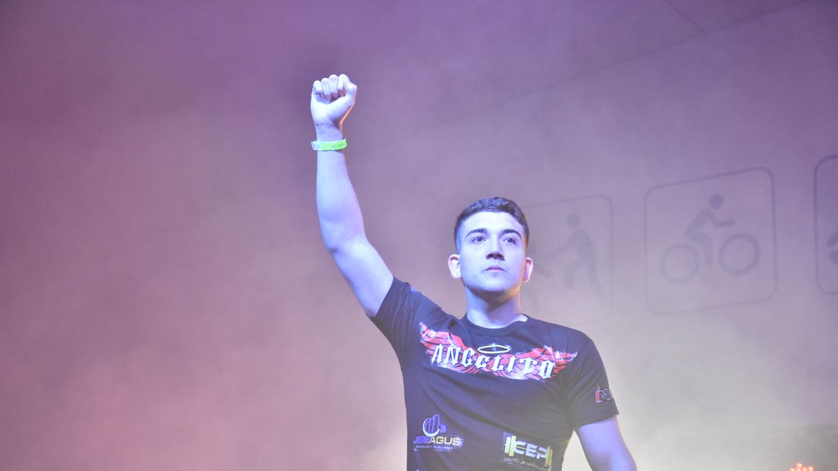 Daniel Cabrera venció por puntos en su estreno en K1