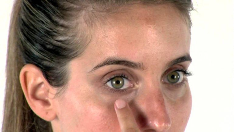 La Anmat prohibió cuatro productos para los ojos La Anmat prohibió cuatro productos para los ojos