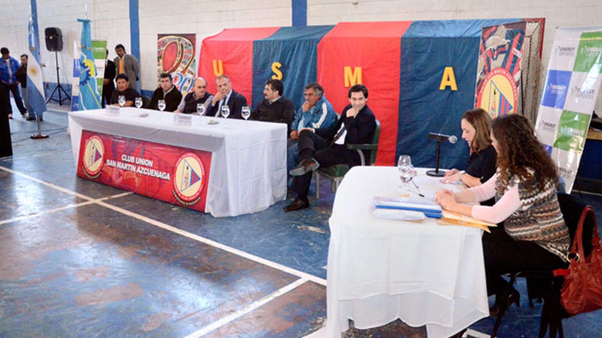 USMA tendrá césped sintético y Gimnasia una cancha auxiliar