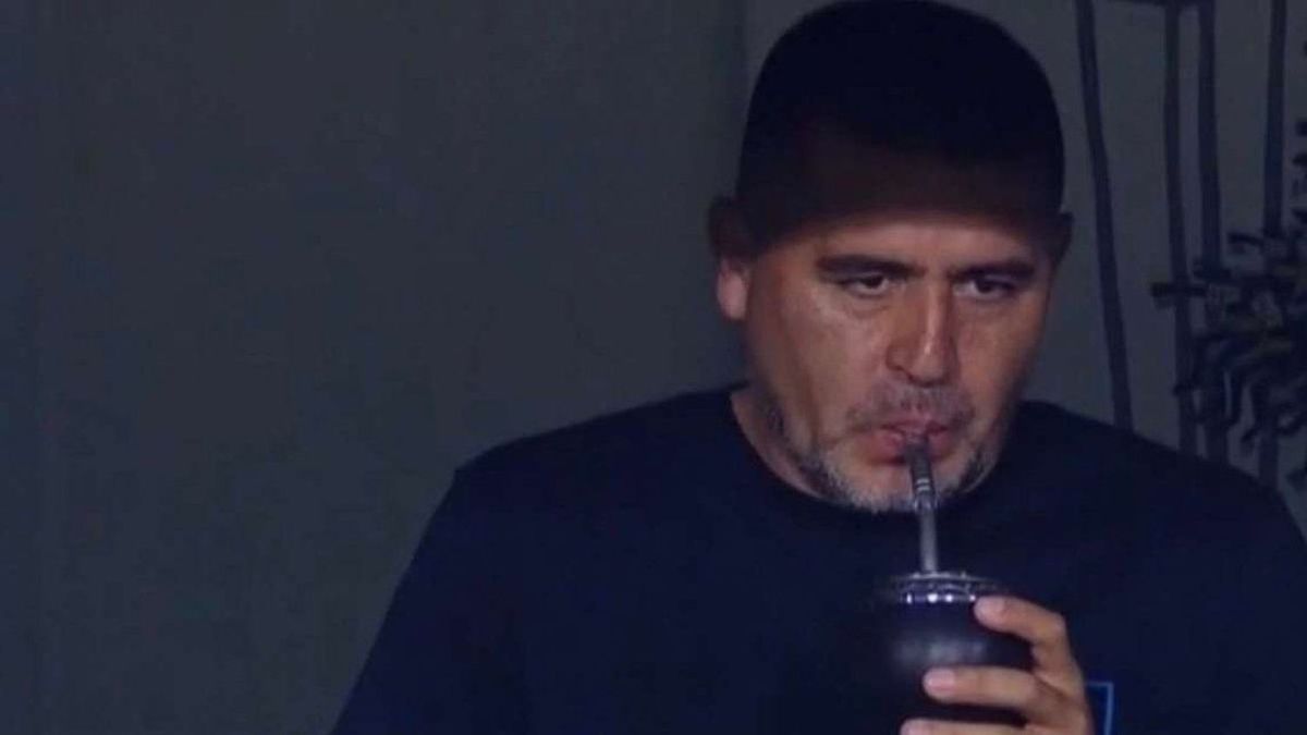 La foto de Juan Román Riquelme sin barbijo y tomando mate