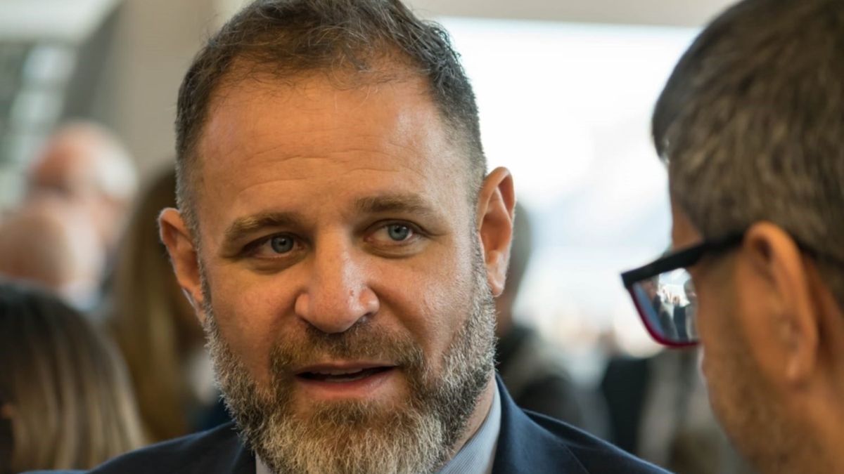 Glinski encabeza lista de candidatos a diputados de Unión por la Patria