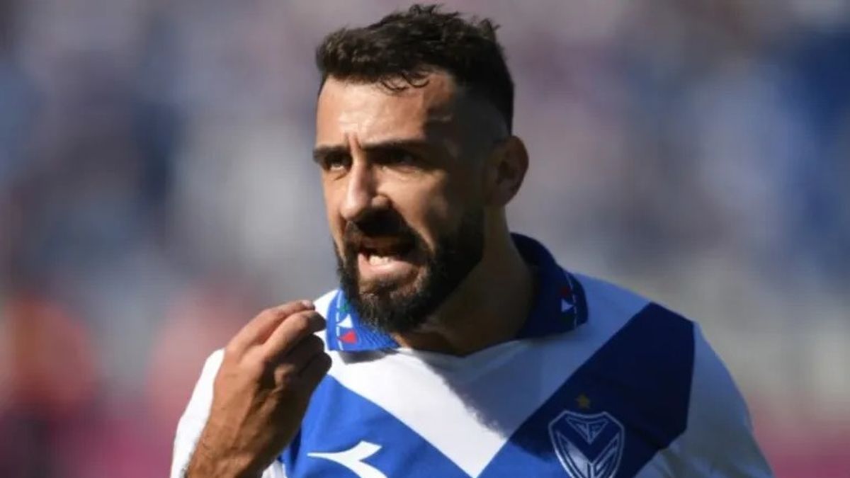 Por qué echaron a Lucas Pratto de Vélez