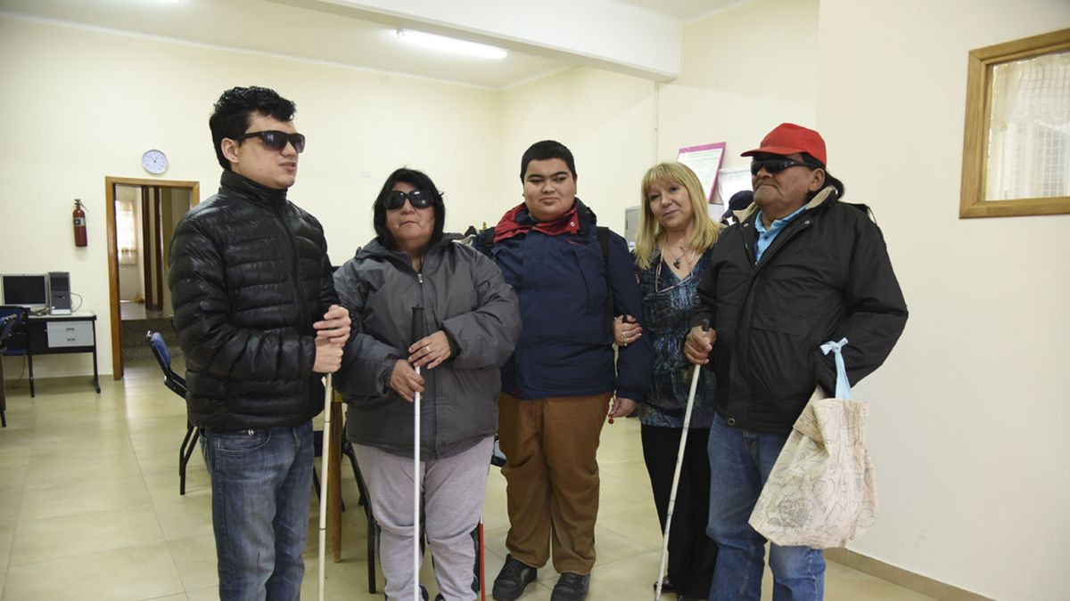 La vía pública no es amigable para personas no videntes
