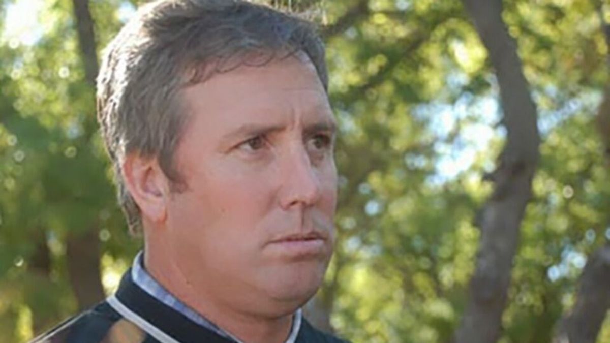 Van Ditmar, el administrador del Winchester en la cintura