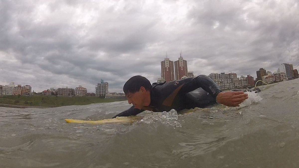 Pablo Martínez compite en el Mundial Adaptado de surf