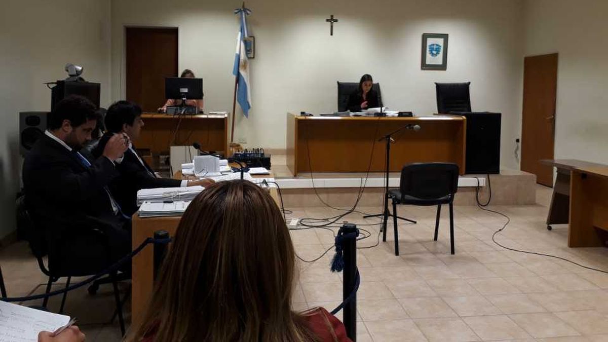 Elevan a juicio una causa por robo contra dos policías Elevan a juicio una causa por robo contra dos policías